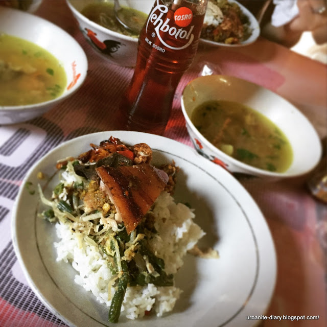 Bali 117 - Babi Guling Pak Dobiel • Sassy Urbanite's Diary